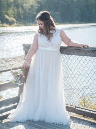 9 Best Plus Size Boho Wedding Dresses Under $200.